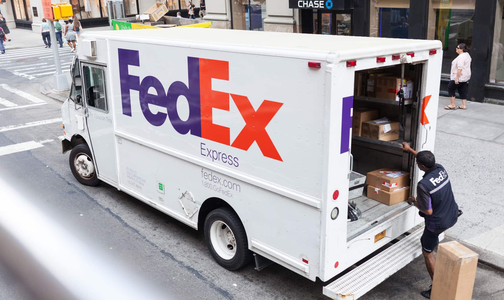 FedEx slutar leverera varor åt Amazon - Ehandel.se